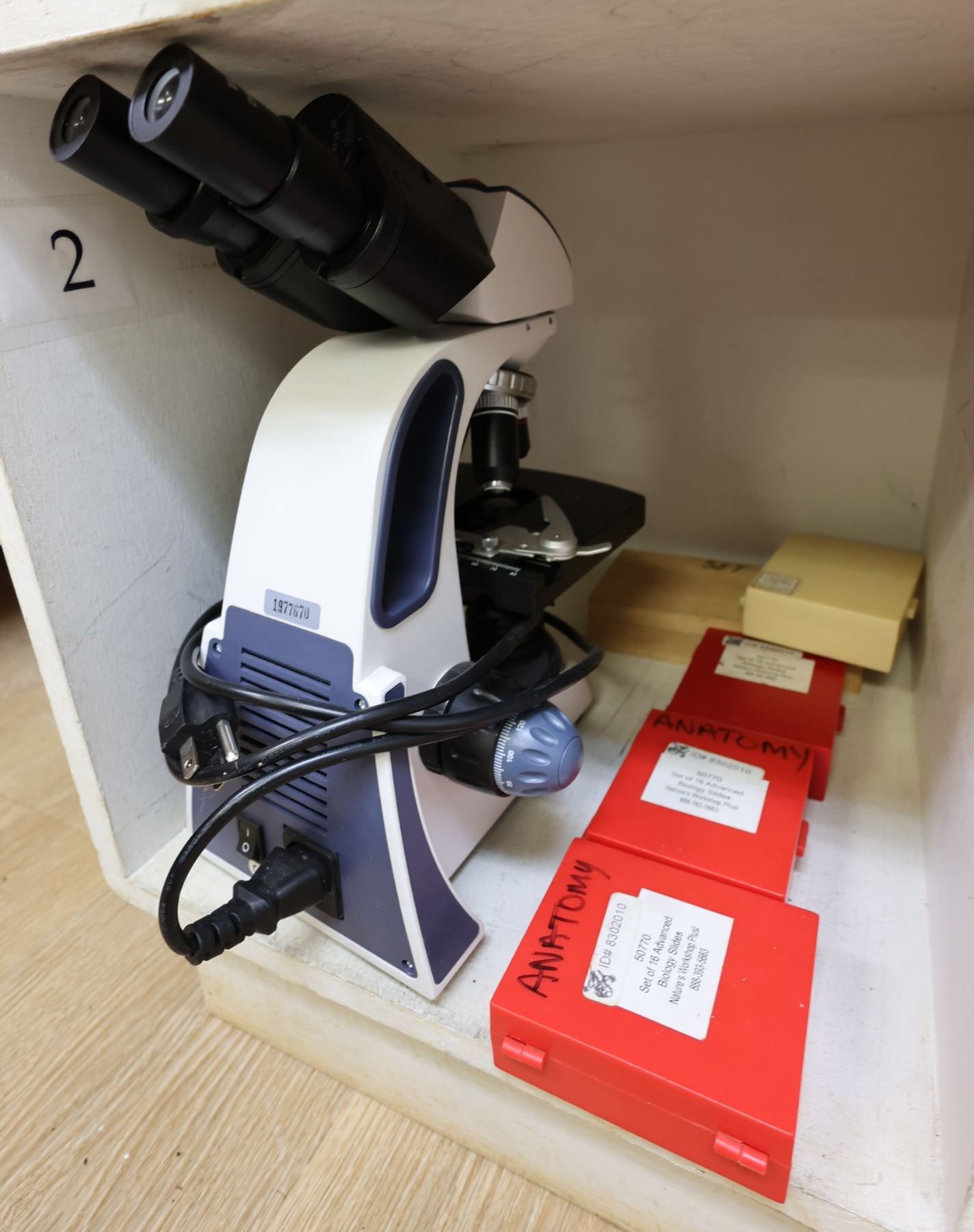 LED Microscope w/ 3 Objective Lenses, WF10X Eyepiece & Accessories