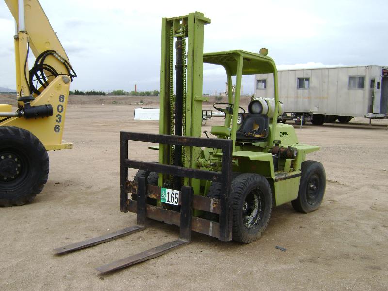 CLARK IT40 4,000lb FORKLIFT, s/n: IT402520569