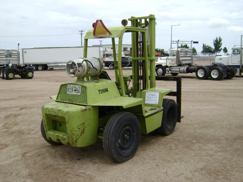 CLARK IT40 4,000lb FORKLIFT, s/n: IT402520569