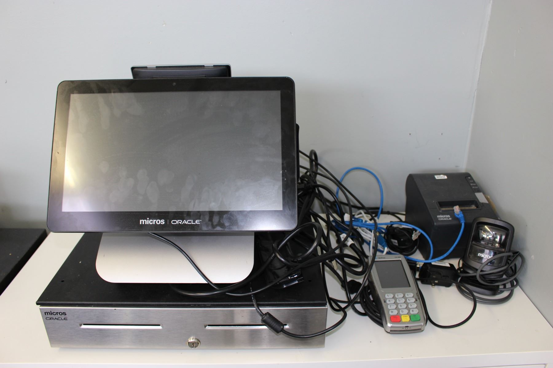 MICROS Oracle Workstation 6 POS Terminal with stand with Windows 10 ...