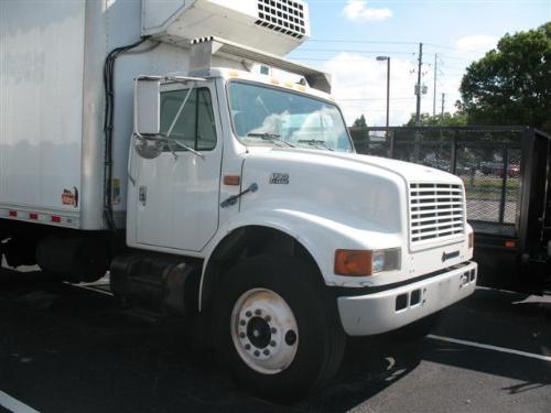 2000 International 4700 DT466E