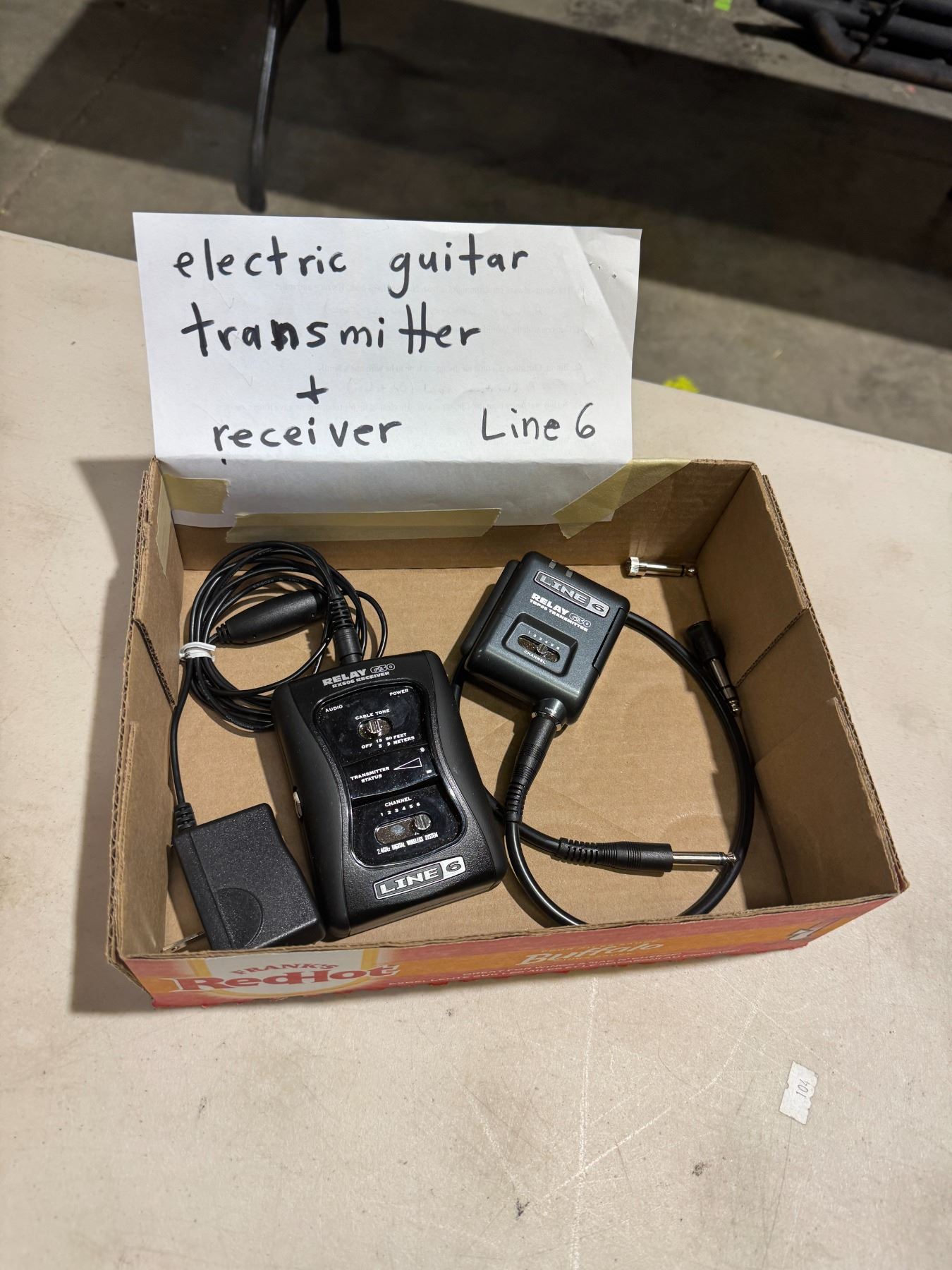 Electric guitar transmitter and receiver line 6