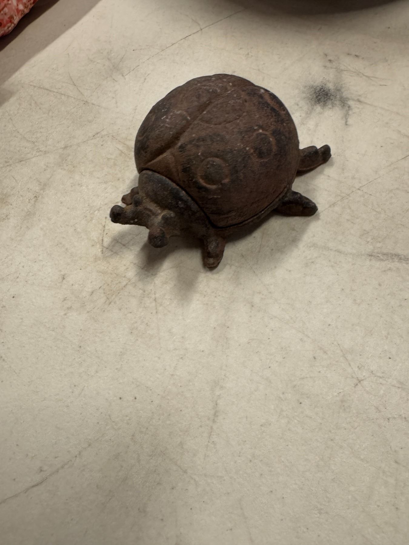 Cast-iron ladybug two-piece