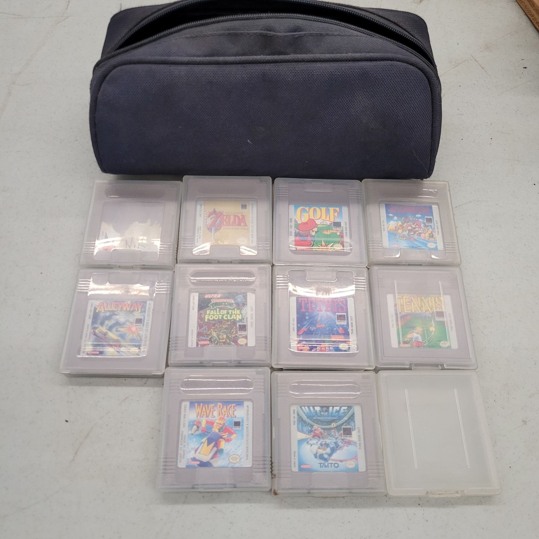 Lot of 10 Ninetendo Gameboy Game Cartridges + 1 Empty Case