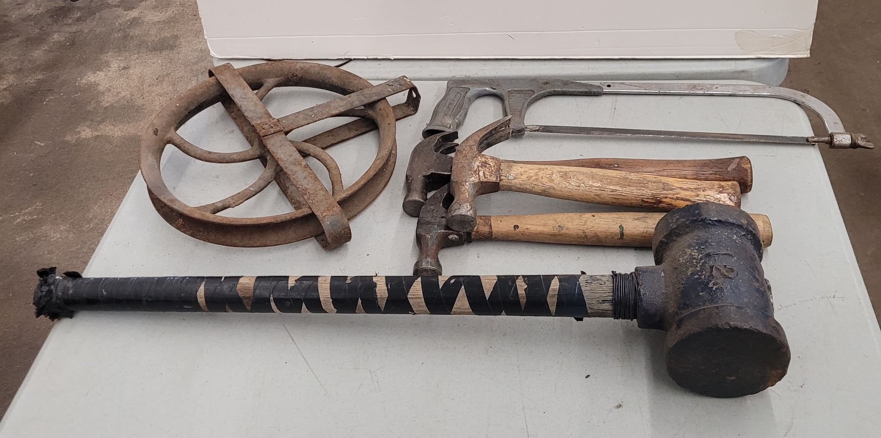 Sledge Hammer, Clothesline Wheel, Saw, 3x Hammers