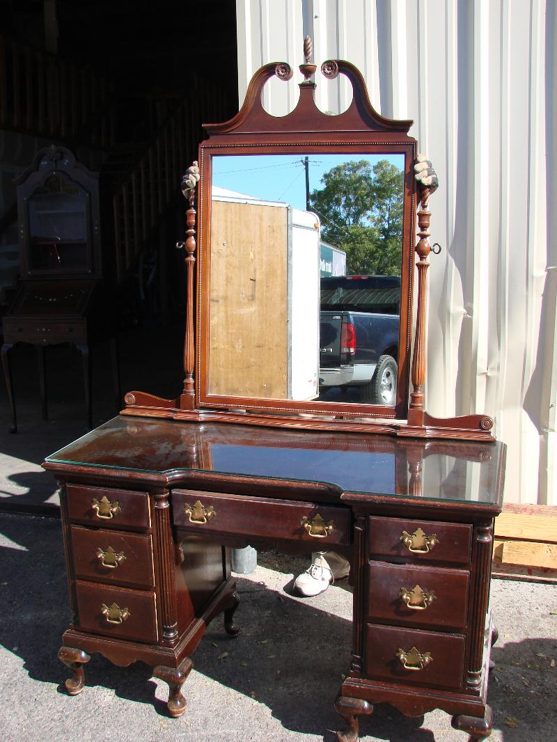 Thomasville Glass Top Dressing Table w/Mirror