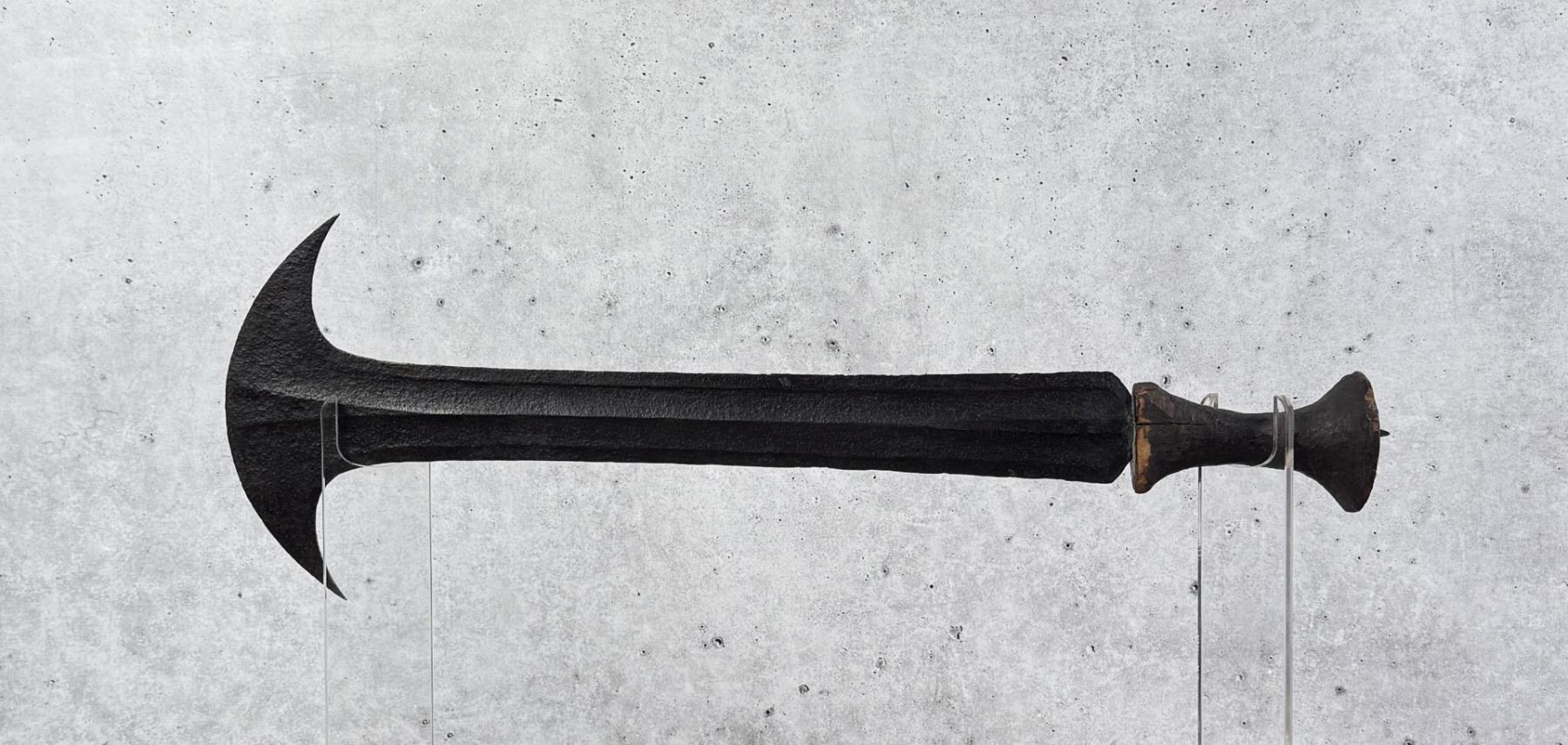 Konda Ikakalaka Short Sword
