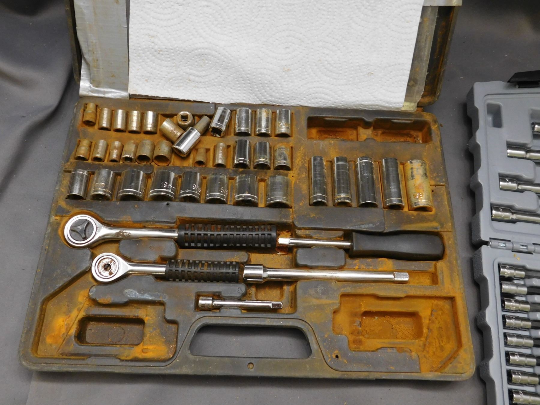 Lot of 2 Ratchet Sets