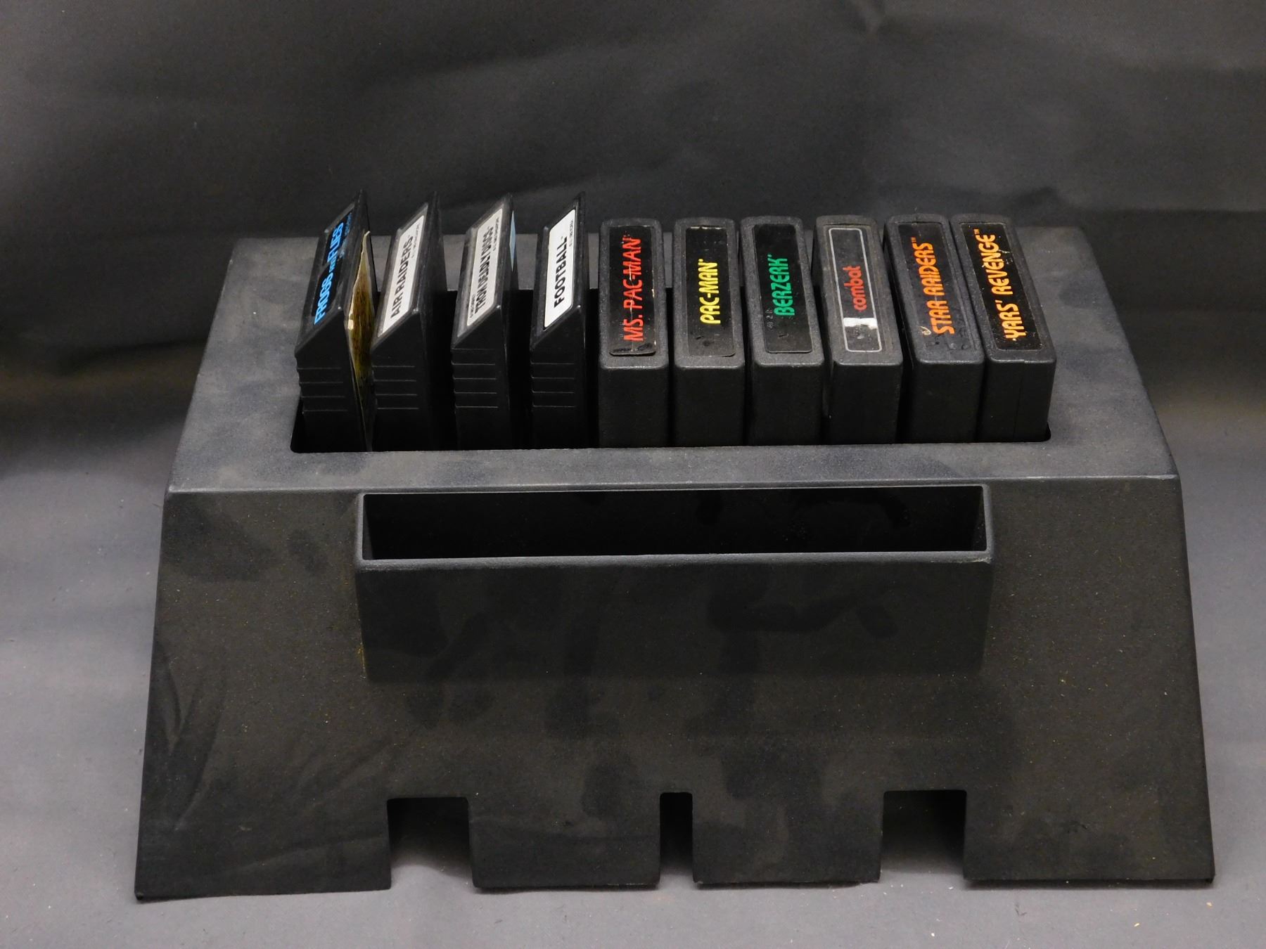 10-Game Atari Game Case Display "Vid-Lid Plus" with games