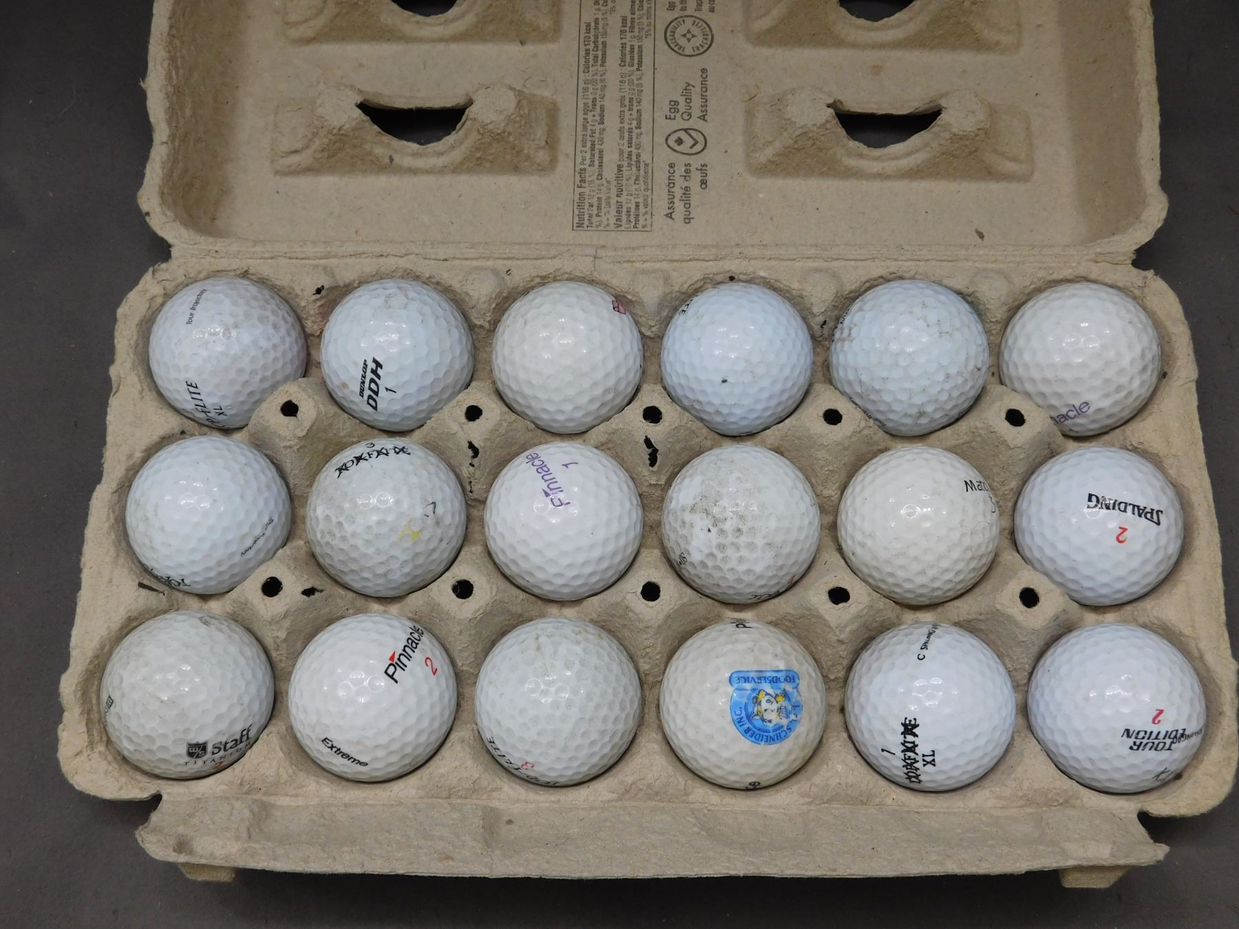 Lot of 20 Golf Balls