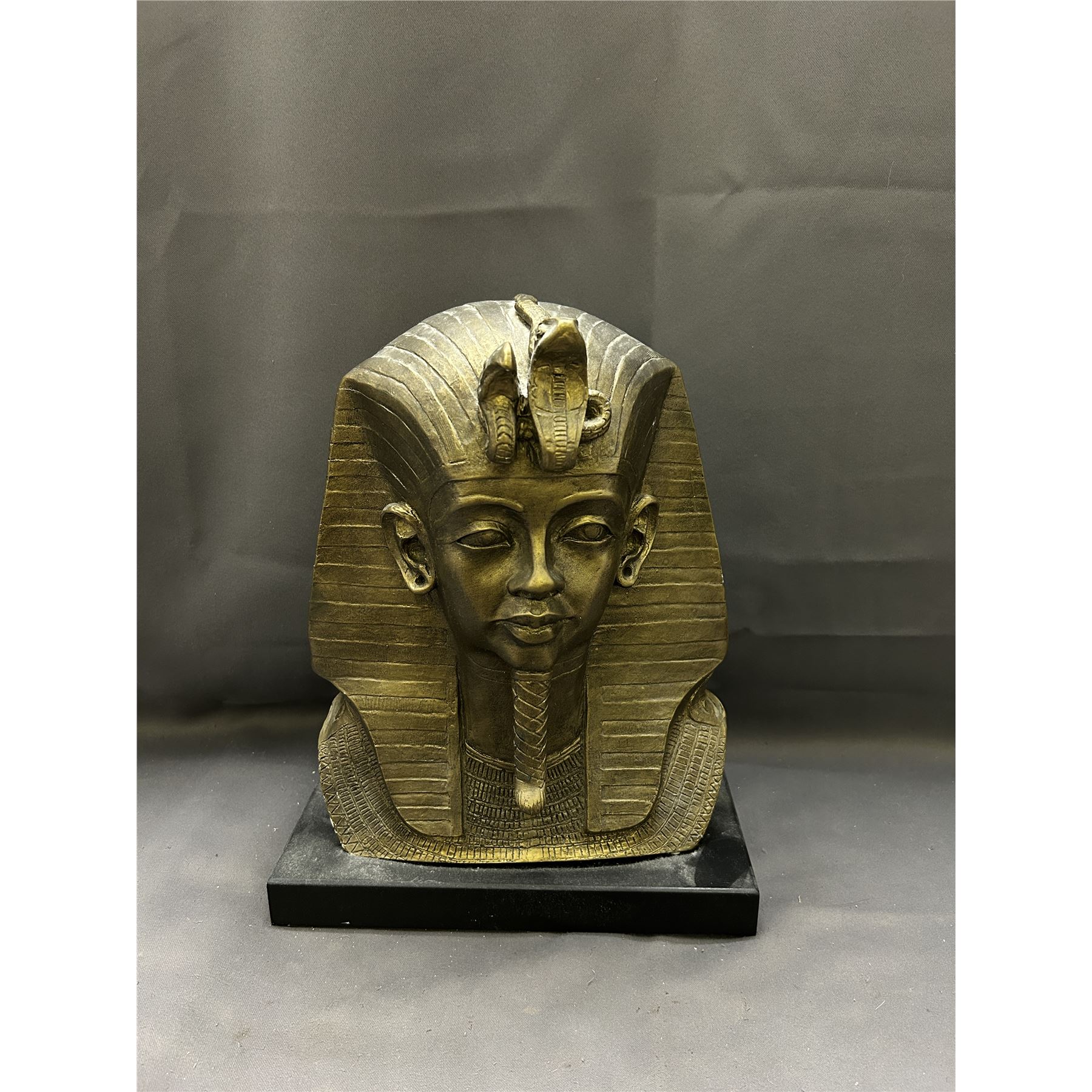 Vintage 1977 Austin Resin Tutankhamun King Tut Bust Sculpture 14" tall