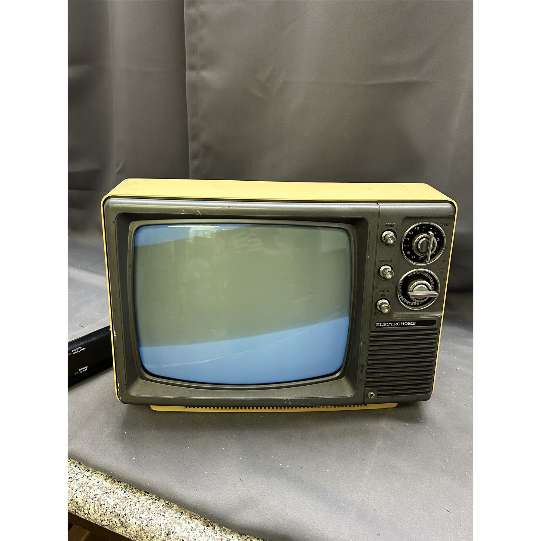 1981 Electrohome Portable TV Model Galaxy M24-002