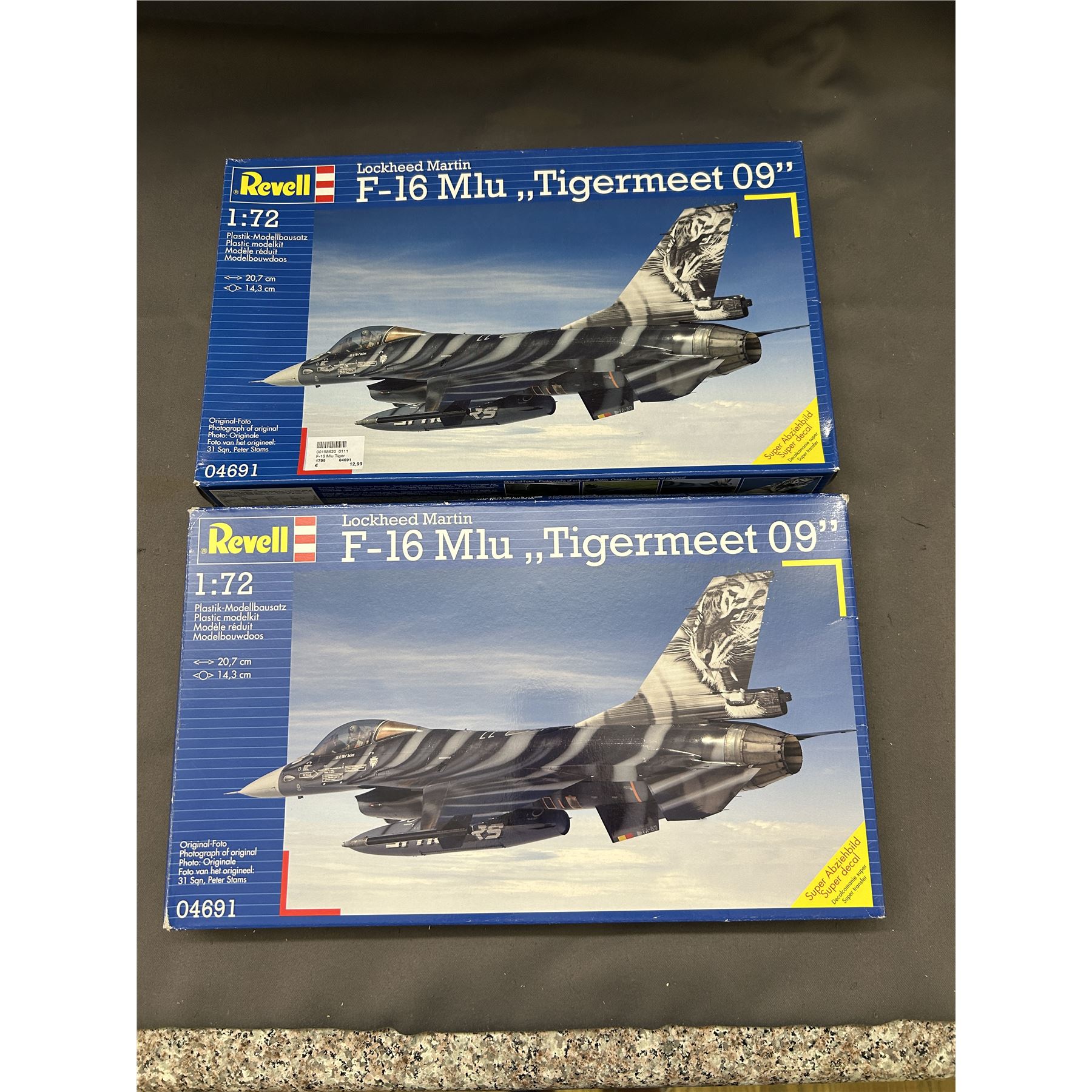 Lot of 2 Revell 1/72 #04691 Model Kits F-16 Mlu Tigermeet 09"