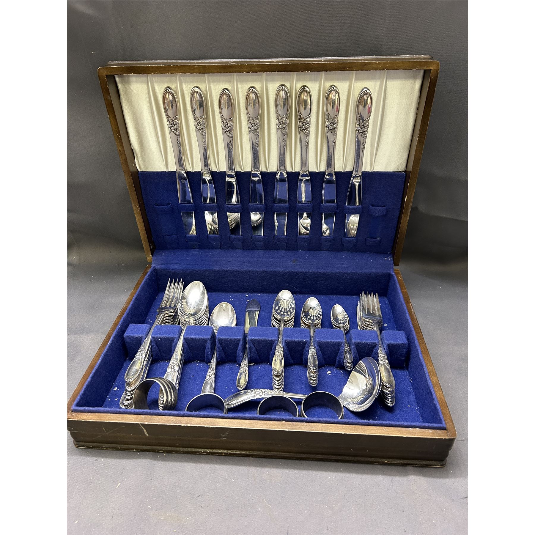 Vintage Wooden Cutlery Flatware Box Set Silverplate
