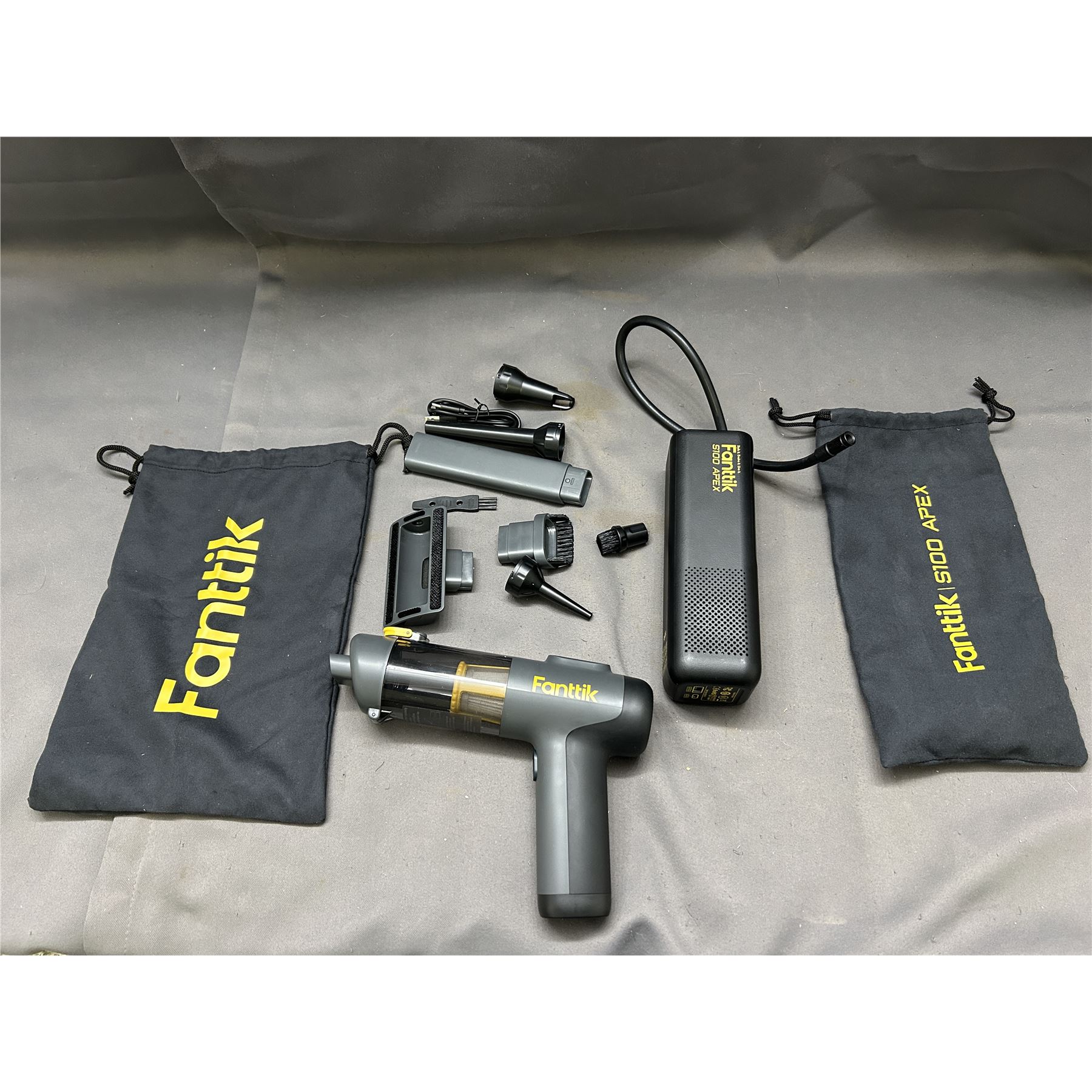 Fanttik S100 APEX Hand Vacuum and Power Bank