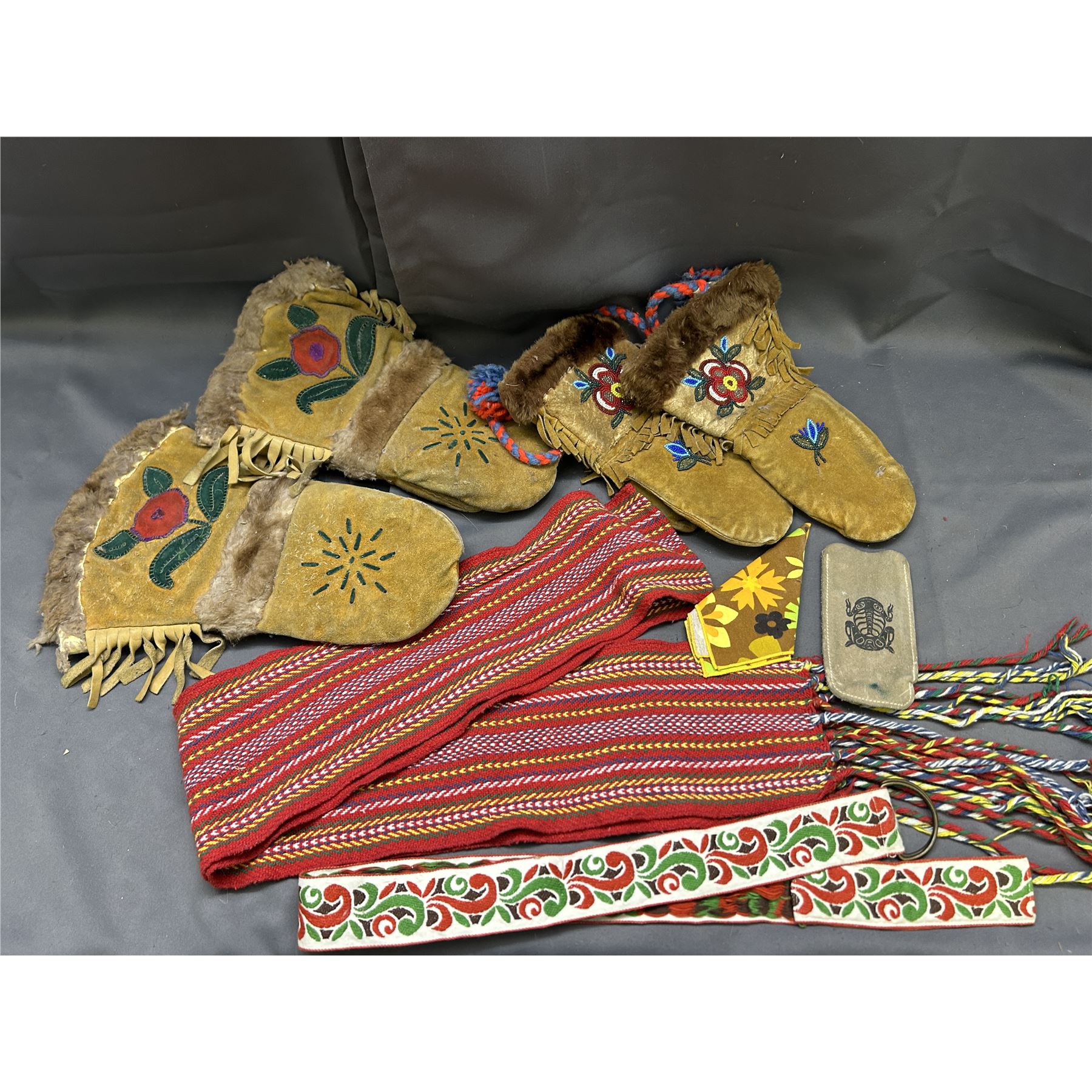 Festival Du Voyageur Sash, Indigenous Beaded Mitts / Gauntlets Gloves ...