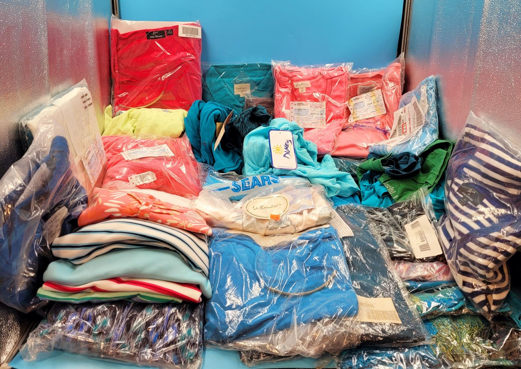 Large Lot Of Various Women's Clothes