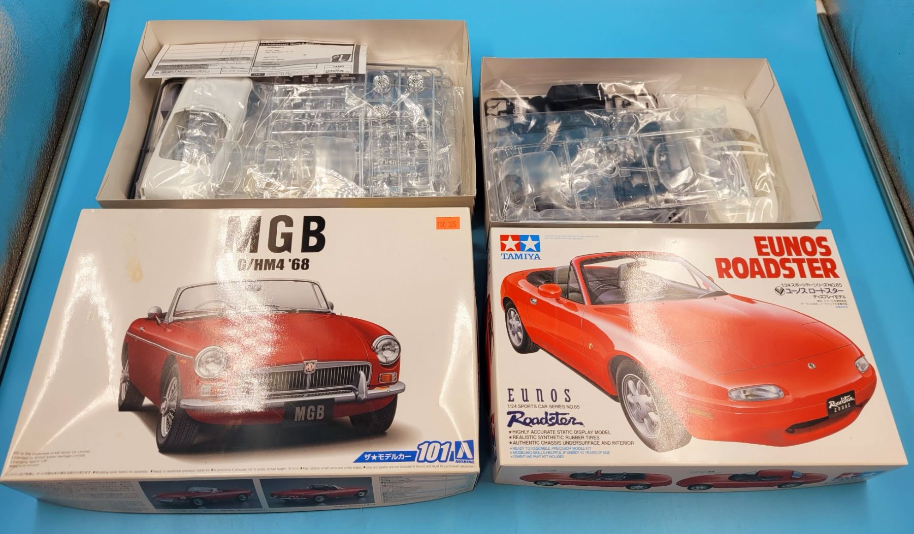 Unbuilt MGB G/HM4 '68 Model Kit & Eunos Roadster 1:24 Model Kit