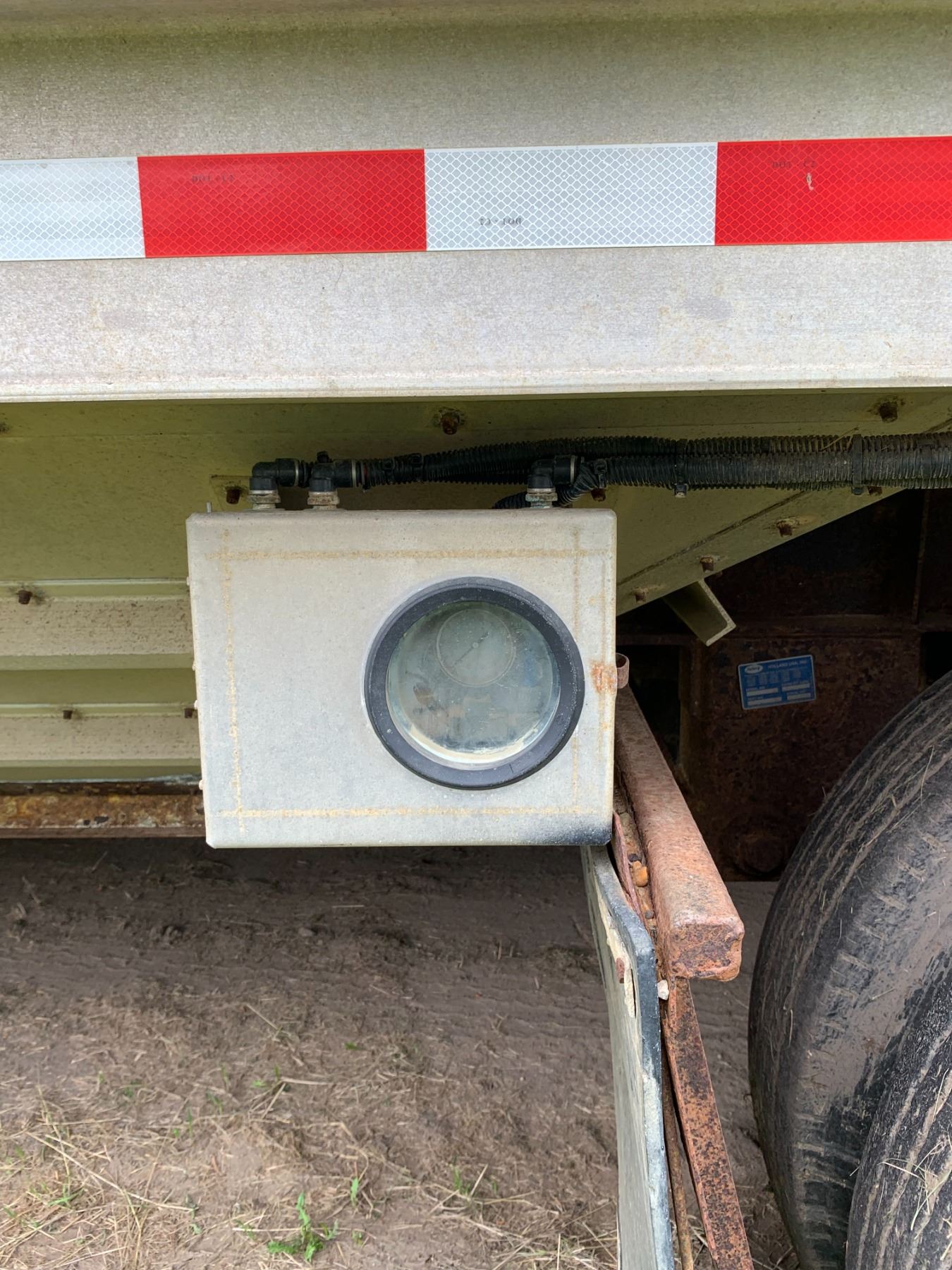 (Lots 808, 809 & 810 are a Group Lot) 2008 Dakota Cancade Tridem Alum ...