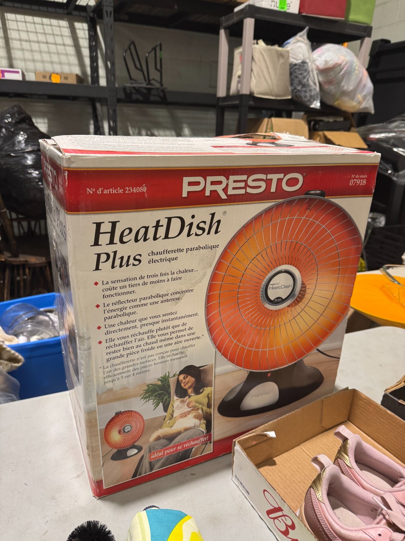 Presto heat dish looks new