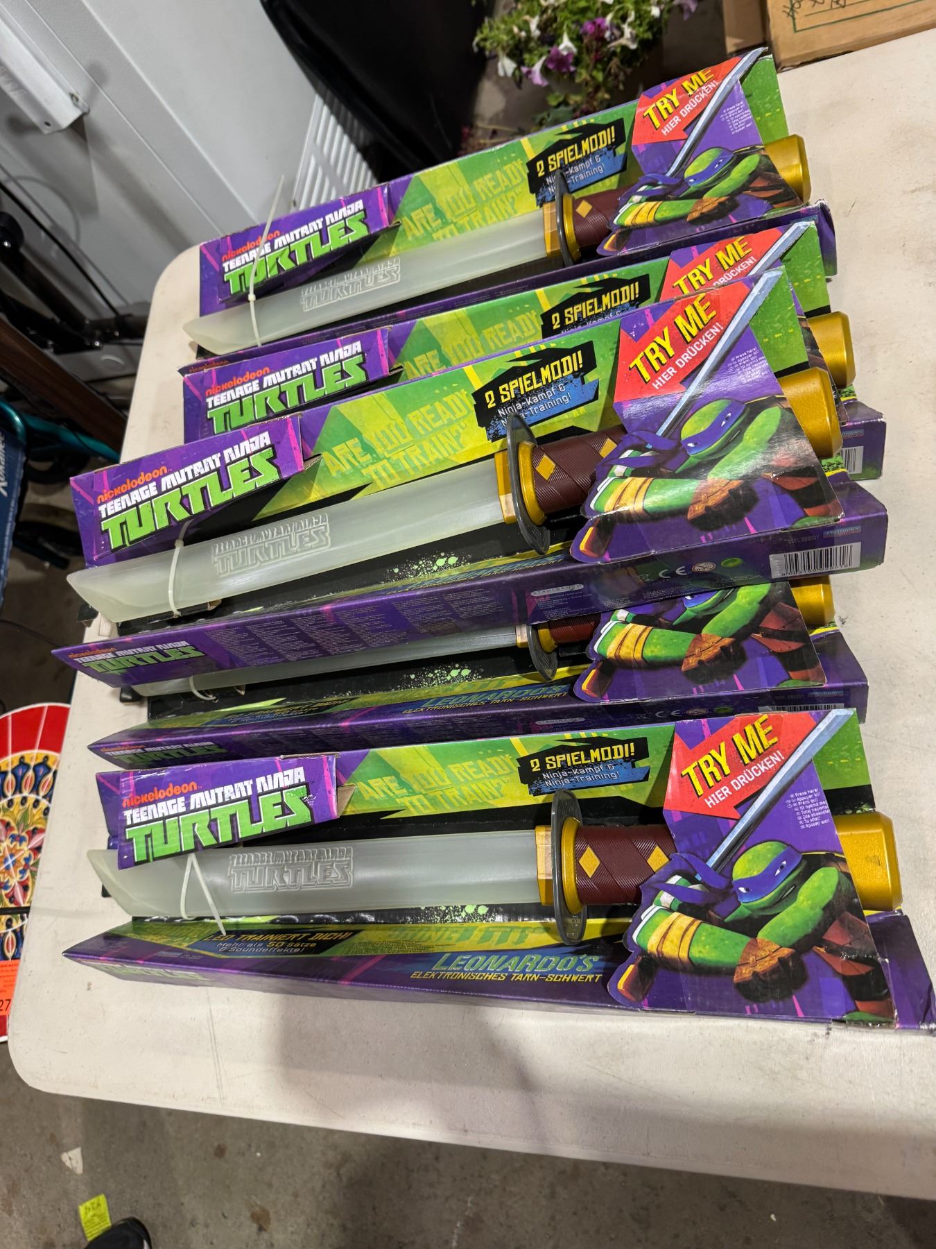 Teenage mutant ninja Turtles swords