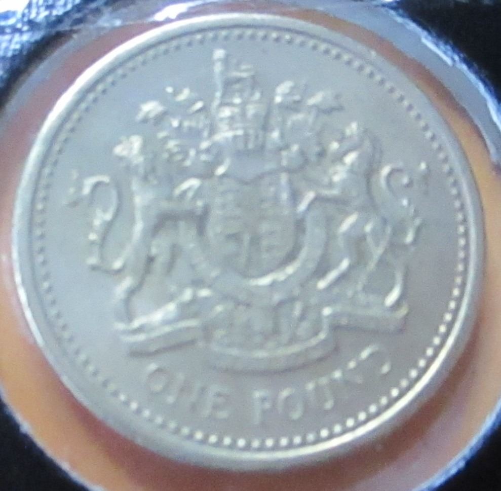 1983 LEGAL TENDER ONE POUND SILVER BRITISH COIN