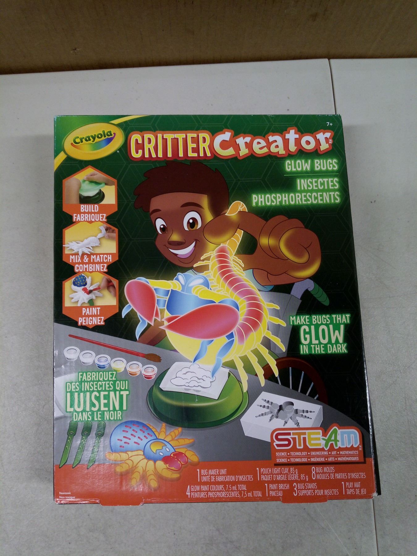 Crayola Critter Creator Glow Bugs Kit Arts Crafts