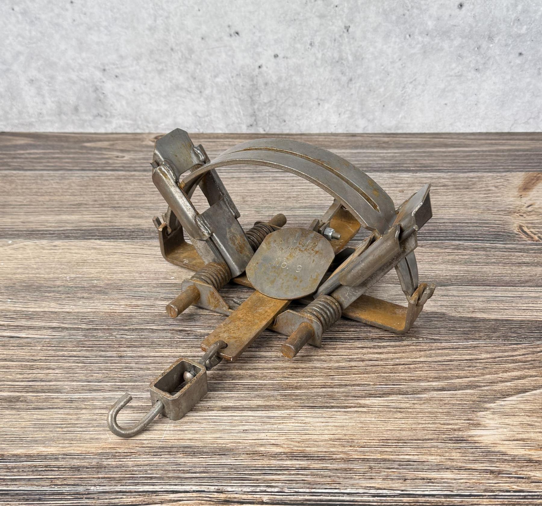 Alaskan No 9 Coil Spring Wolf Trap