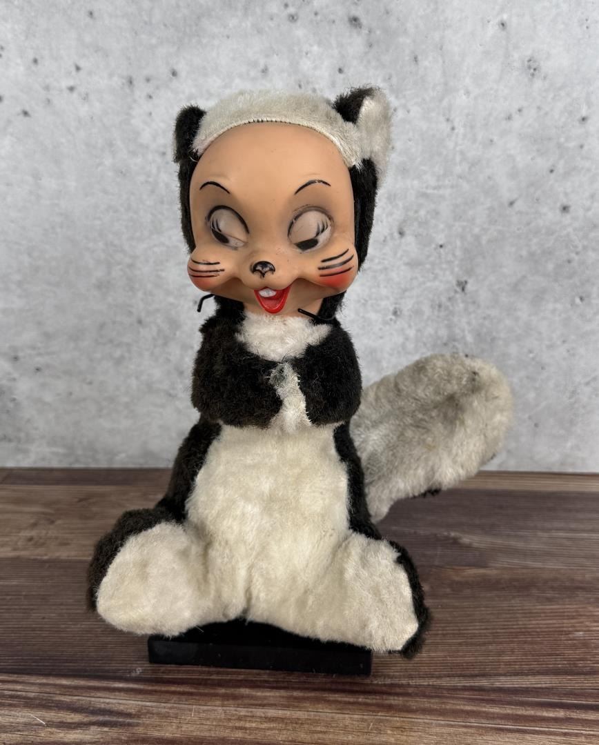 Rushton Star Creations Stinky Skunk Plush