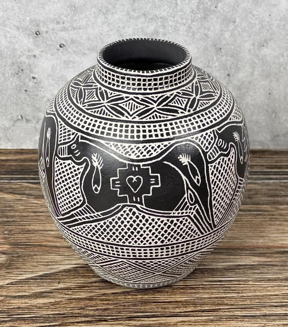 Wild Horses JSC Native American Indian Pot