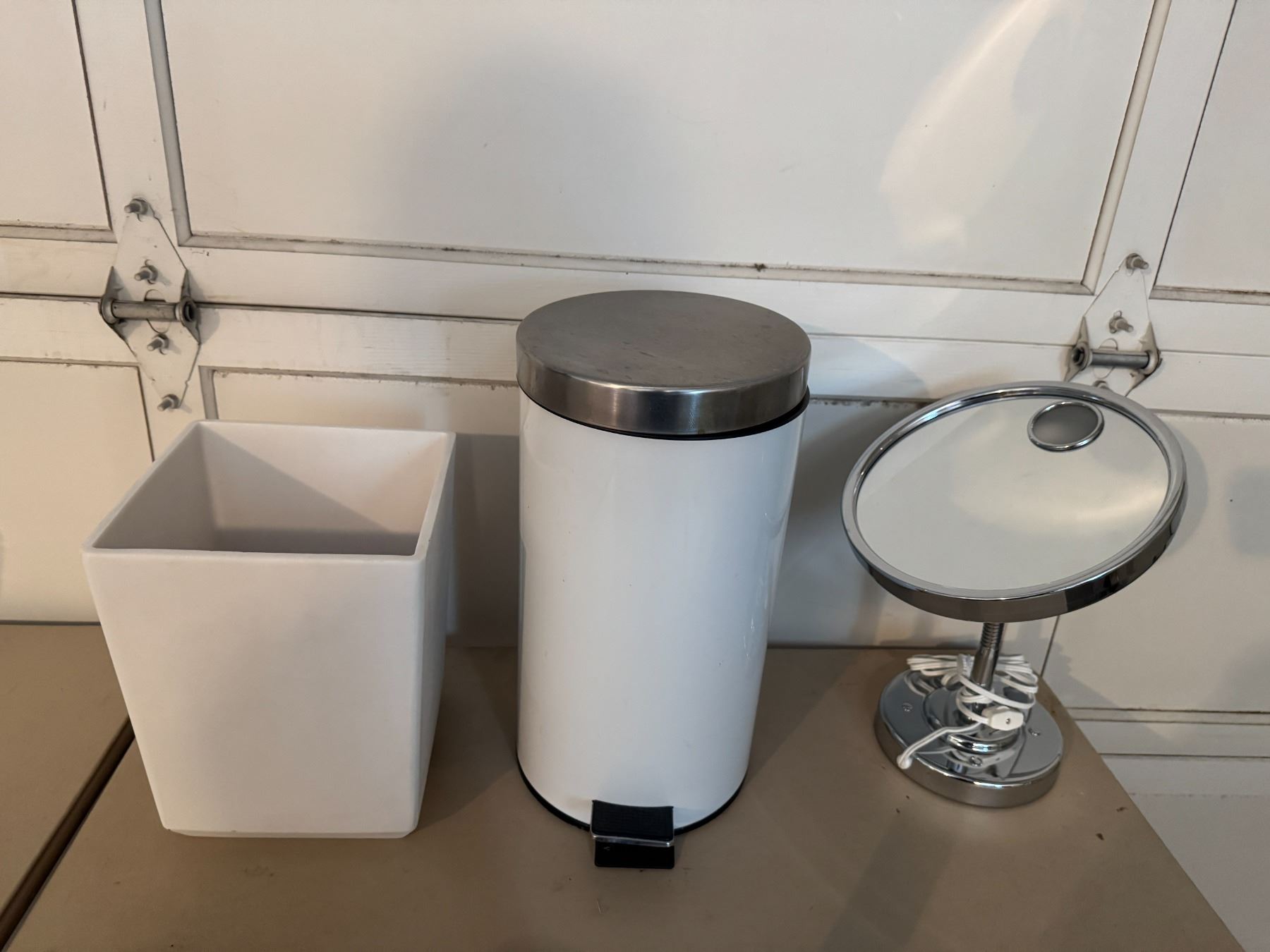Magnifying light up mirror garbage can, and other Waste basket