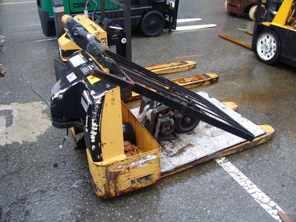 CATERPILLAR NPP40 PALLET JACK - Able Auctions