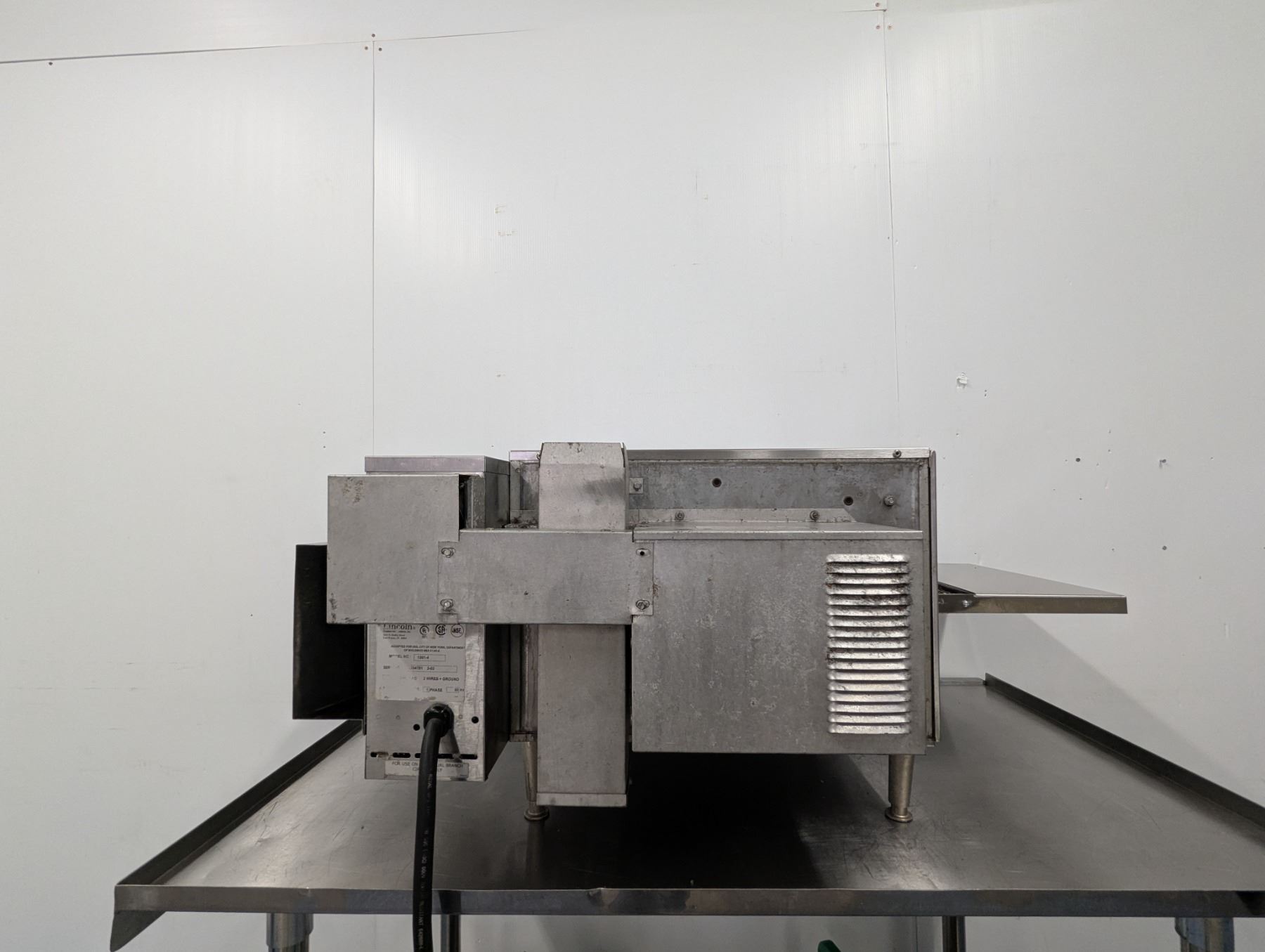 Lincoln Impinger 1301-4 Countertop Conveyor Pizza Oven | 4781