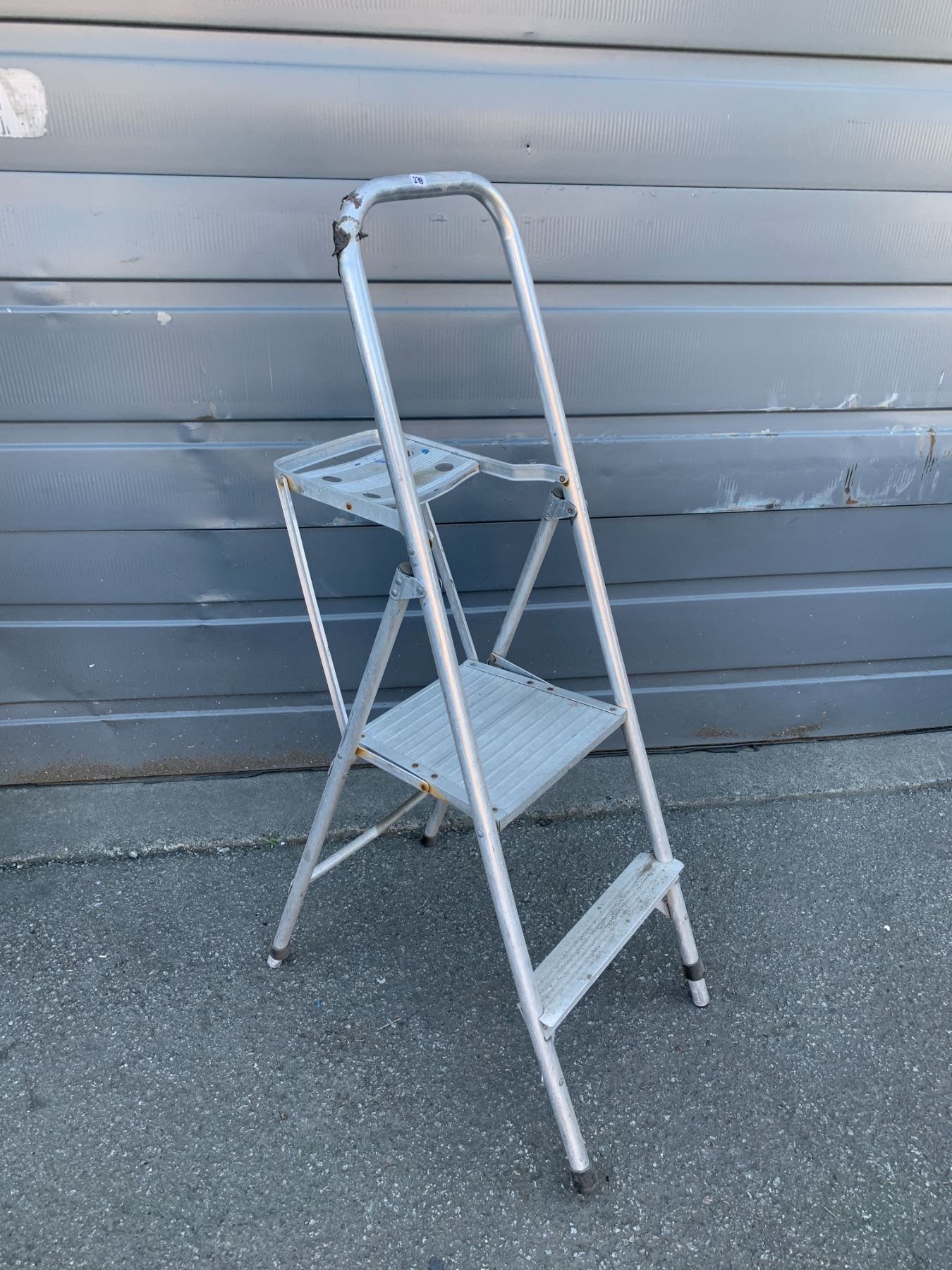 Eagle Brand Aluminum Ladder - 4ft Tall - 2 Steps