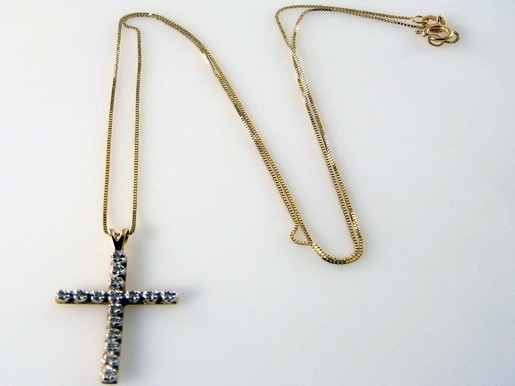 Custom Made Diamond Cross Pendant & Chain