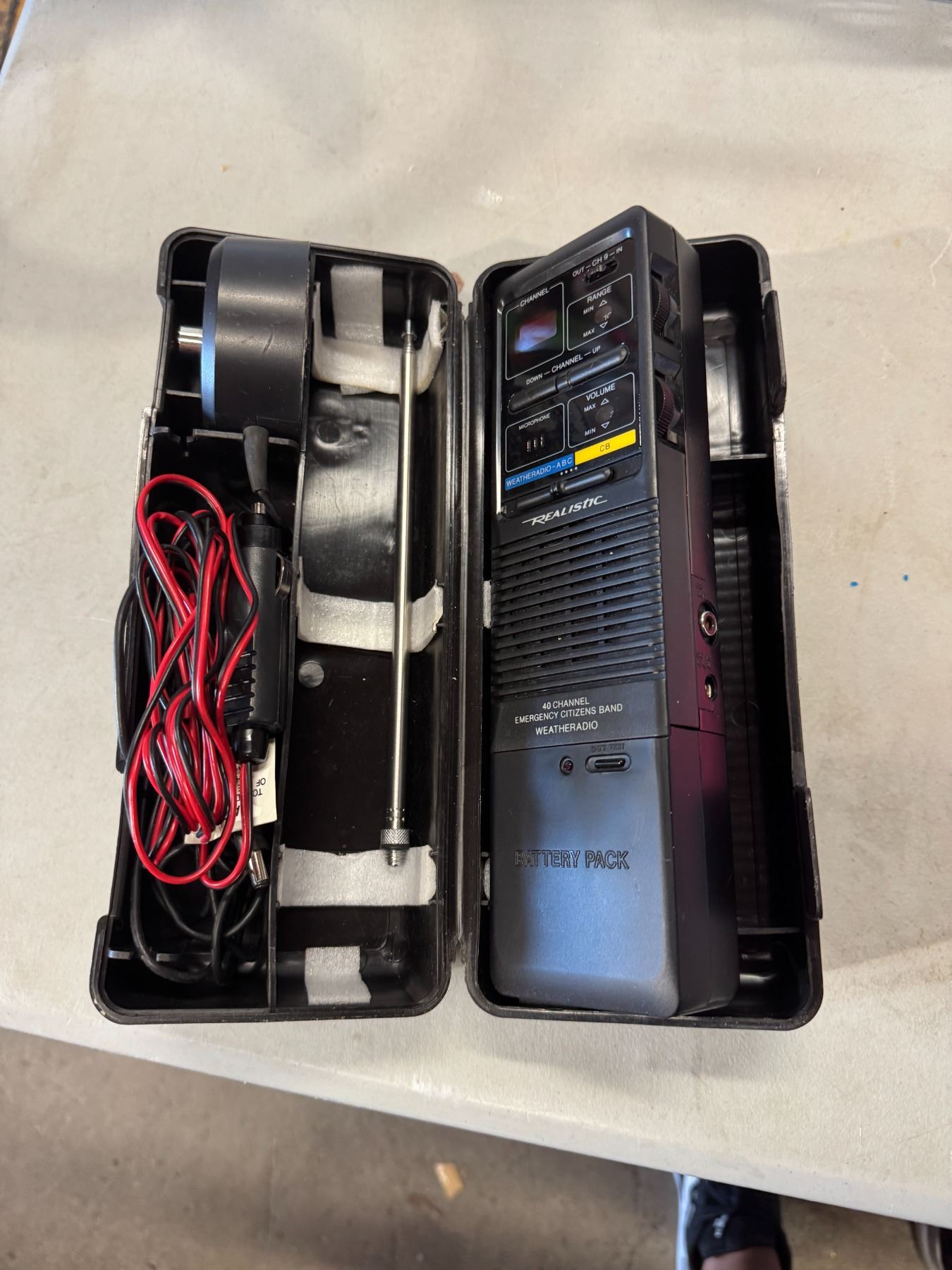 Realistic 40 channel emergency citizen band TRC – 460 model 21–1559