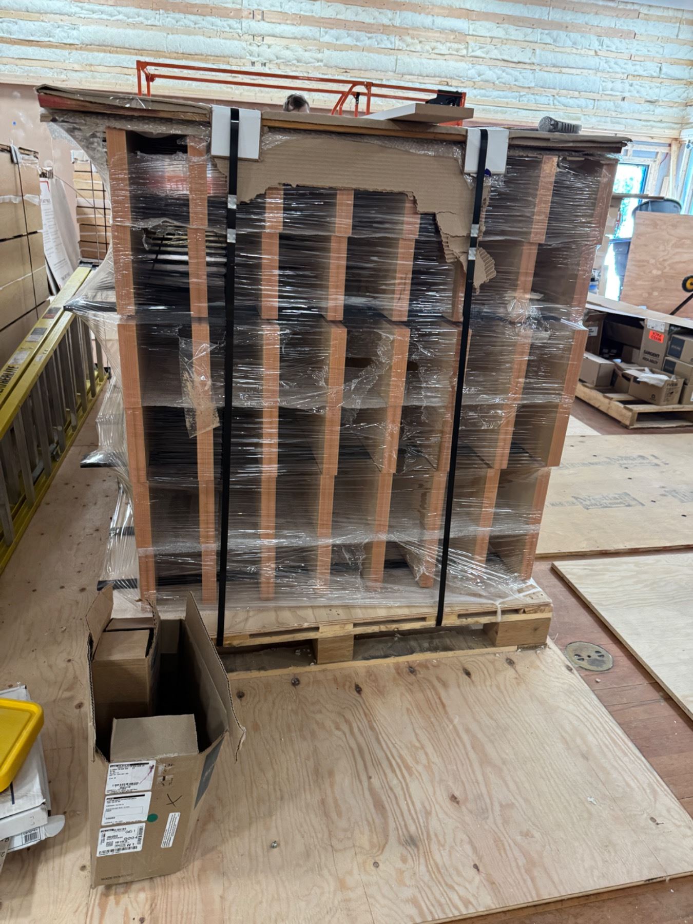 geo panels 7 1/4" wide 1 7/16 thick 86' pallet come to view