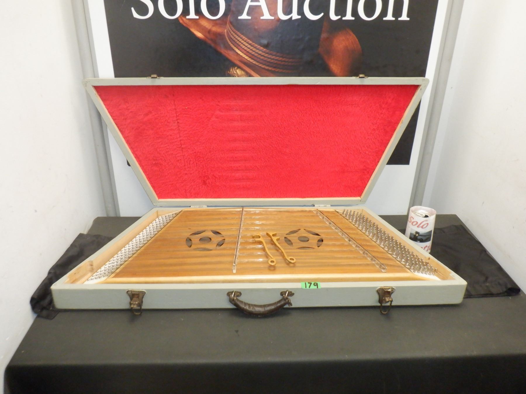 Hammered Dulcimer instrument with case