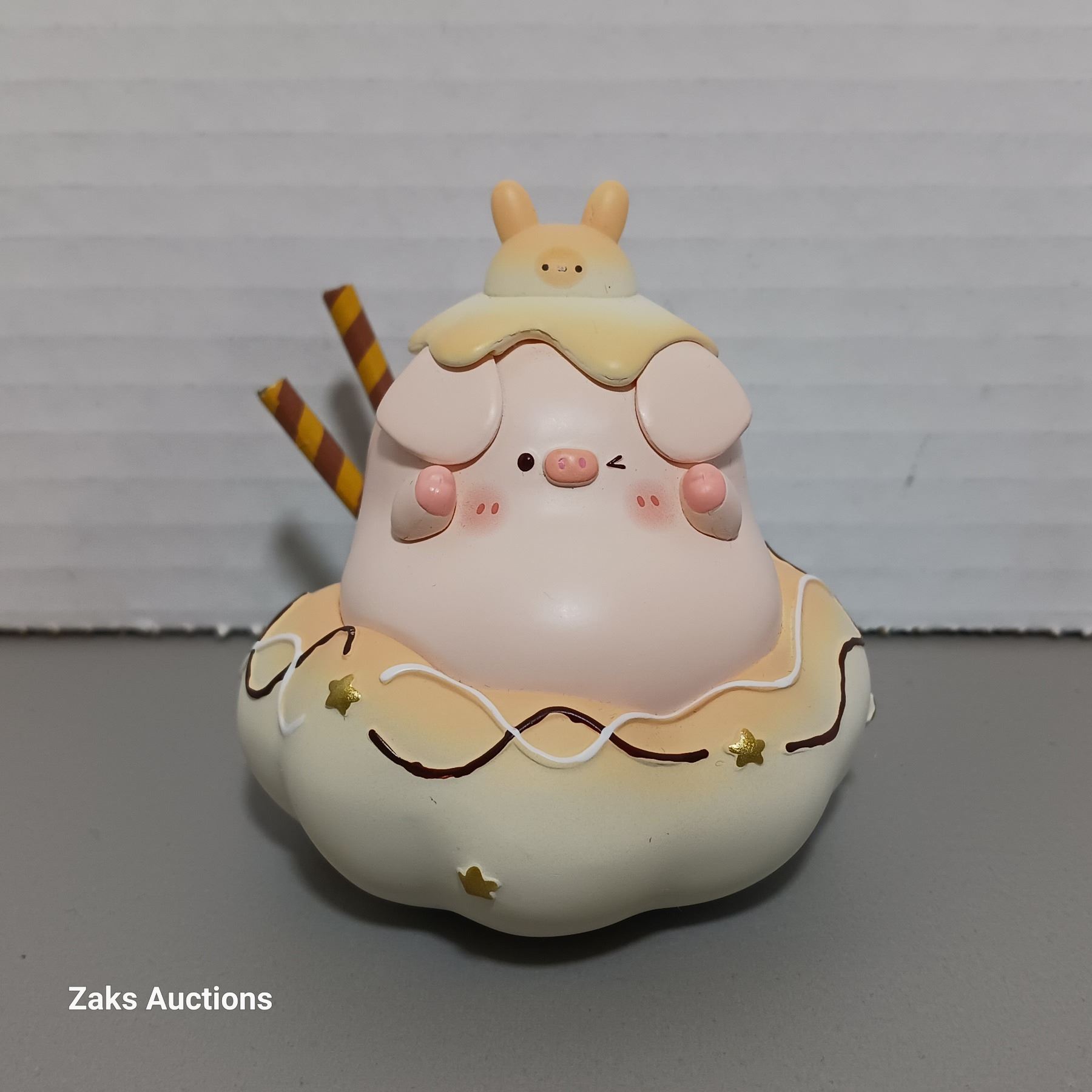 Airtoys X Piko Pig Desserts Series Mini Figure Milk Foam