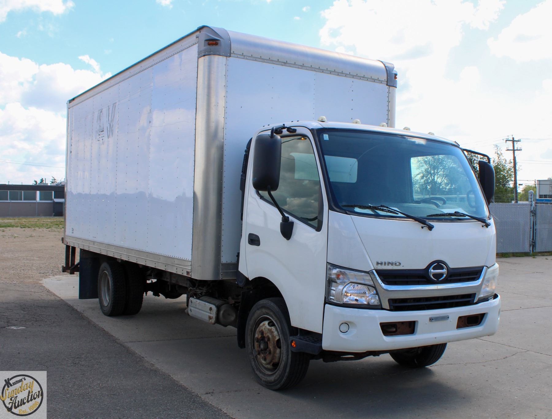 2015 HINO 195 CABOVER 18' BOX TRUCK