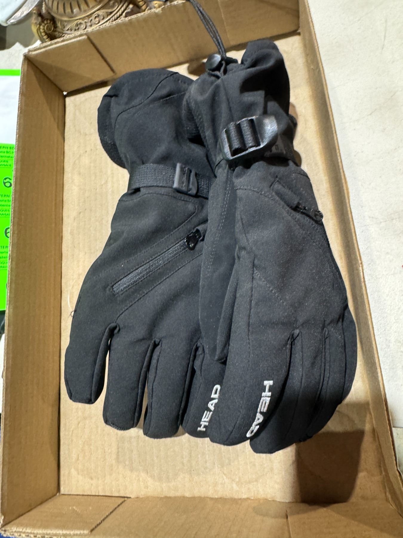 Head gloves size