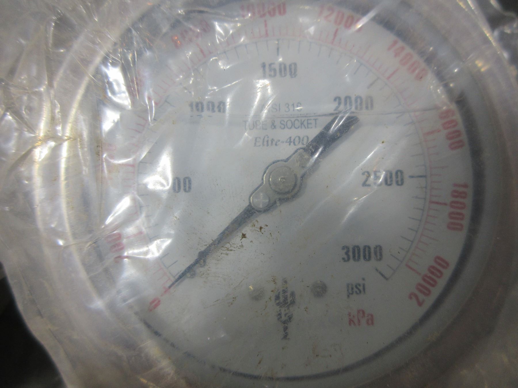 UNUSED: 3 - ASSORTED PRESSURE GAUGES (1000 & 2 - 3000)