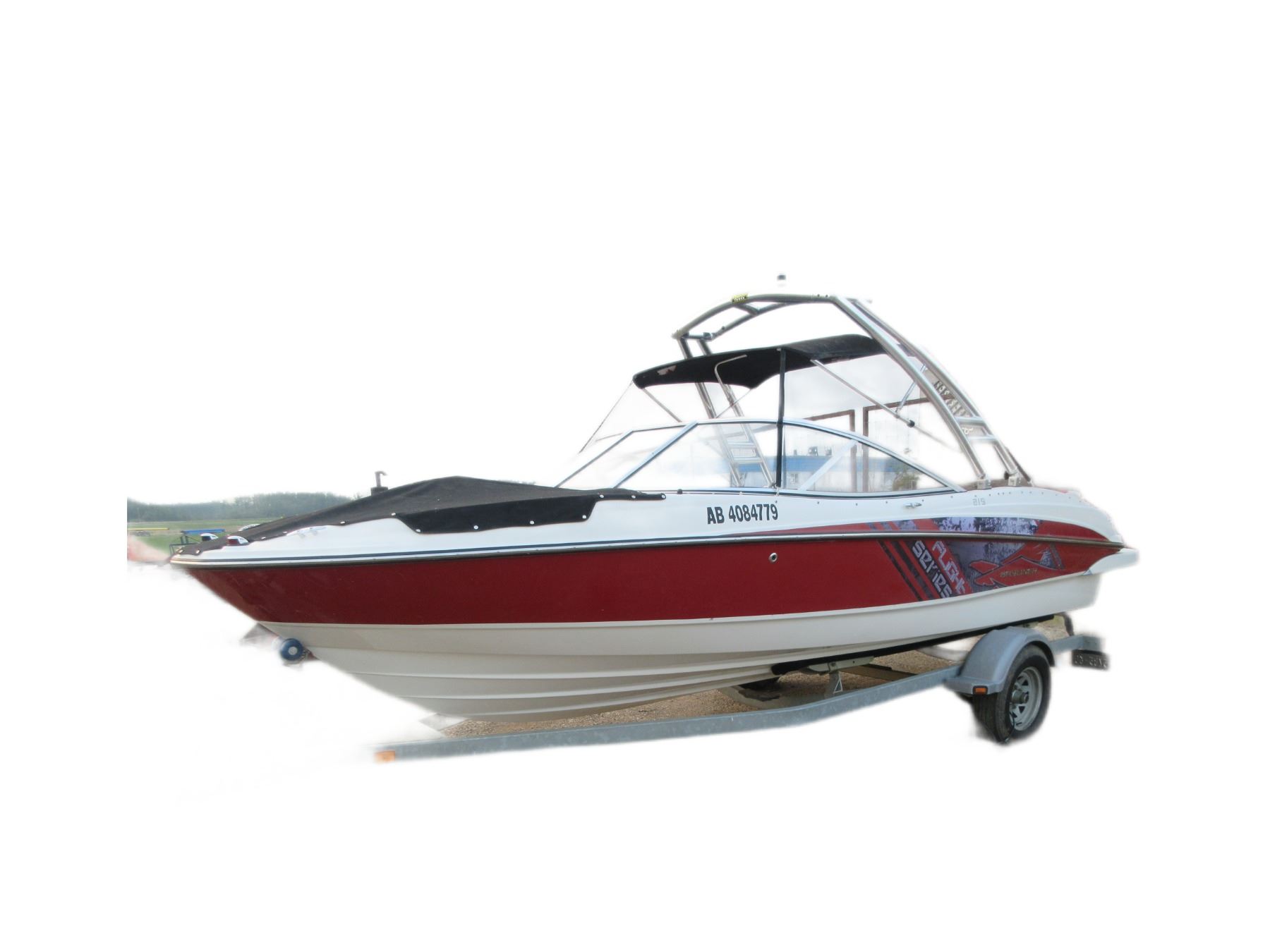 LOCATED IN SLAVE LAKE: 2013 BAYLINER 215 FLIGHT SERIES 21' BOAT