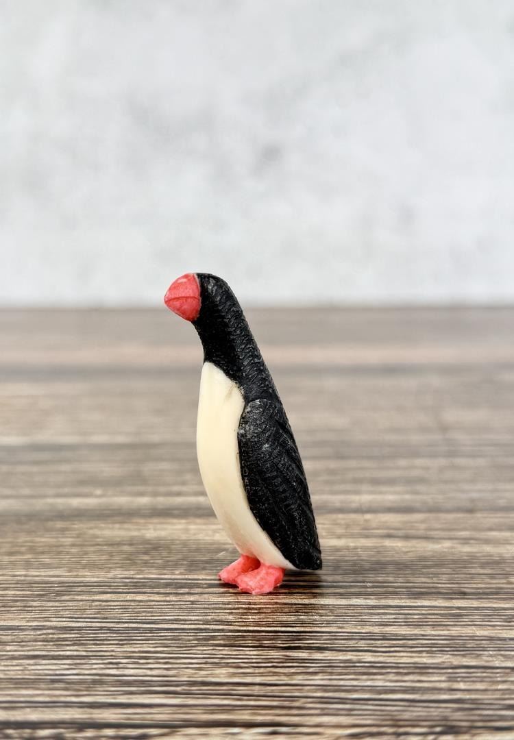 Alaskan Inuit Eskimo Carved Puffin