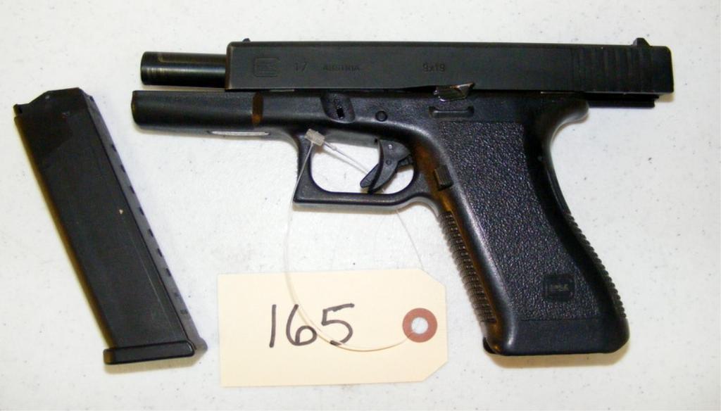 GLOCK 17 SEMI-AUTOMATIC PISTOL