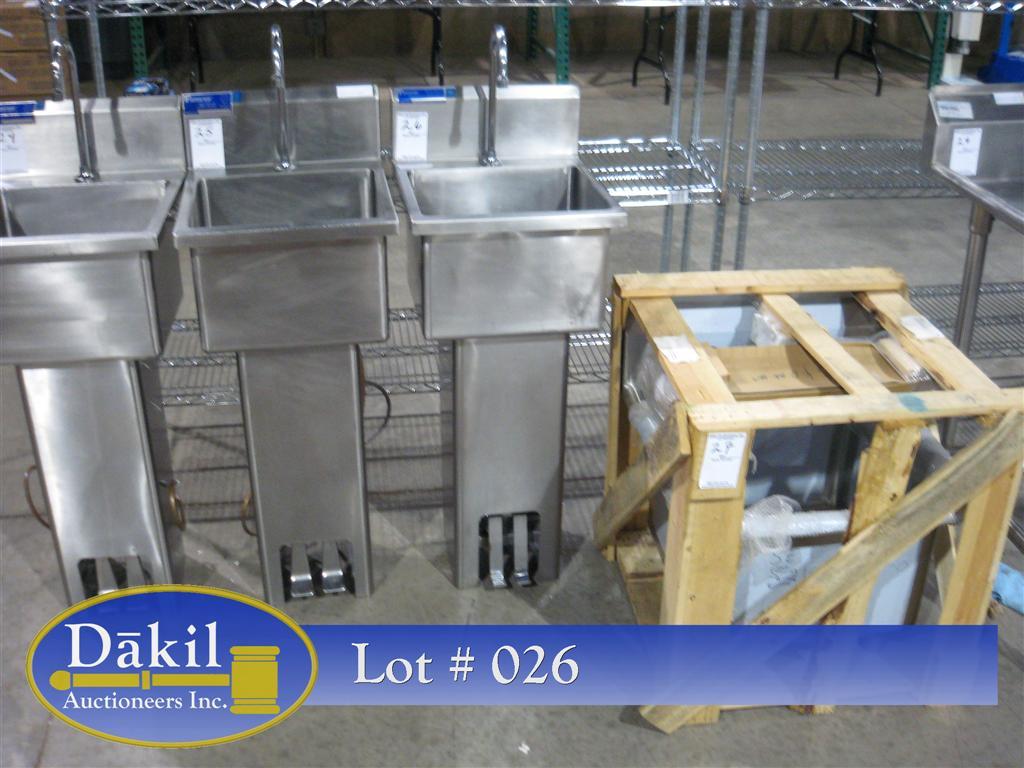 STAINLESS STEEL UNIVERSAL FOOT CONTROL SINK;