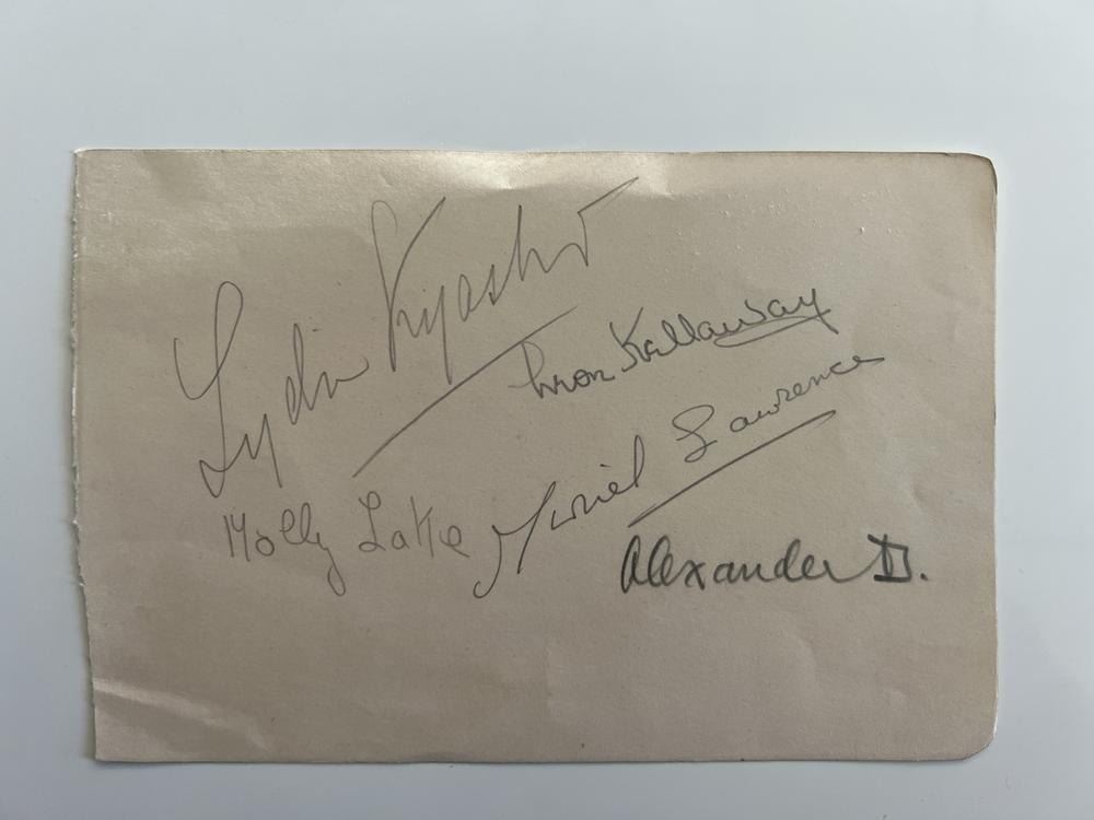 Lydia Kyasht original signature