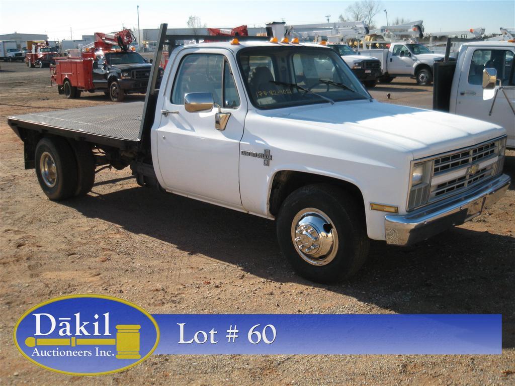 1982 CHEVROLET C30 FLATBED,