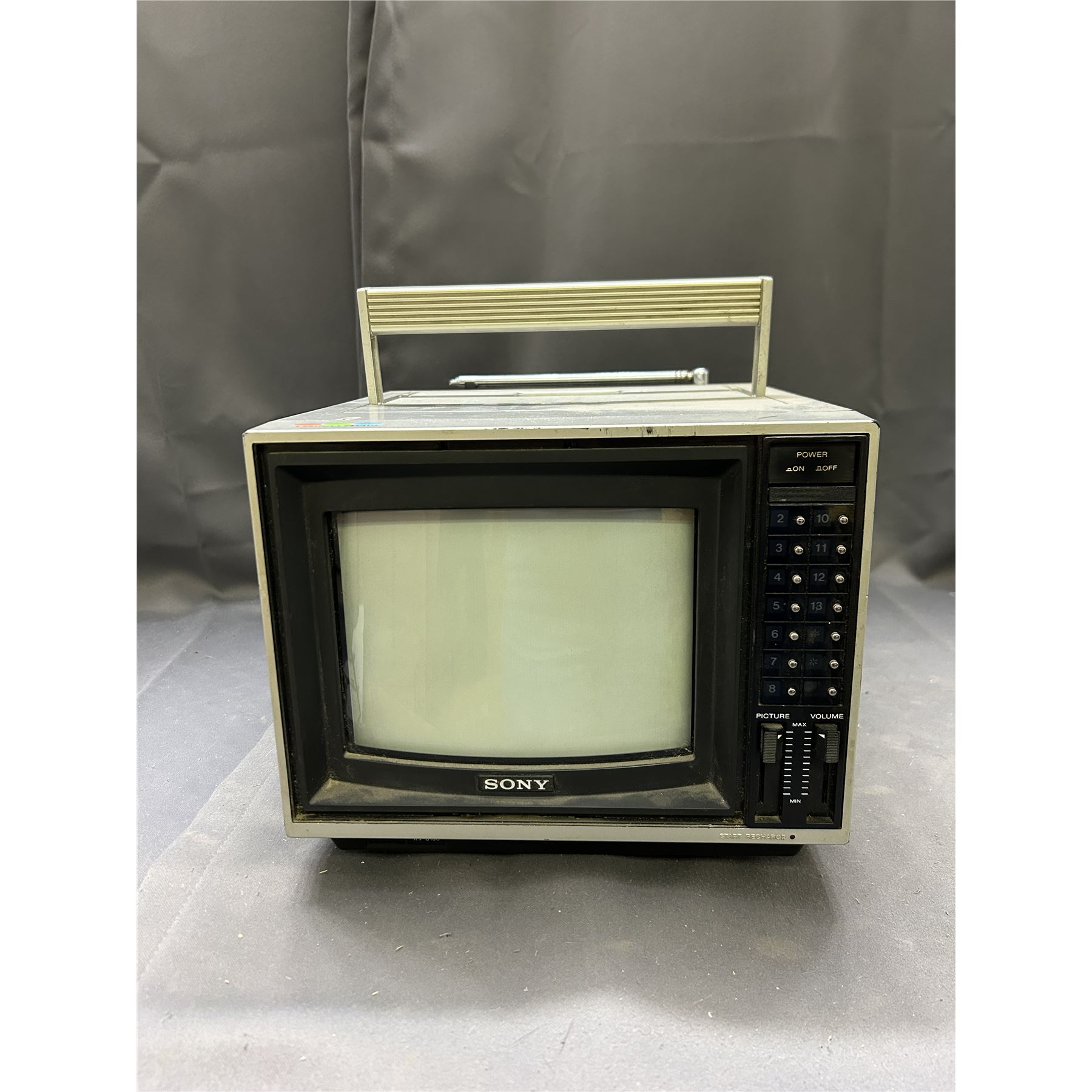 SONY Trinitron Portable TV 7" Screen KV-8100