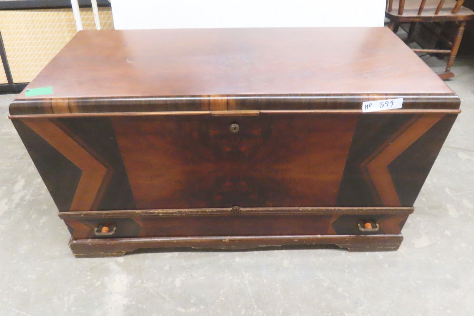 Cedar Chest 23'' x 40'' x 18''